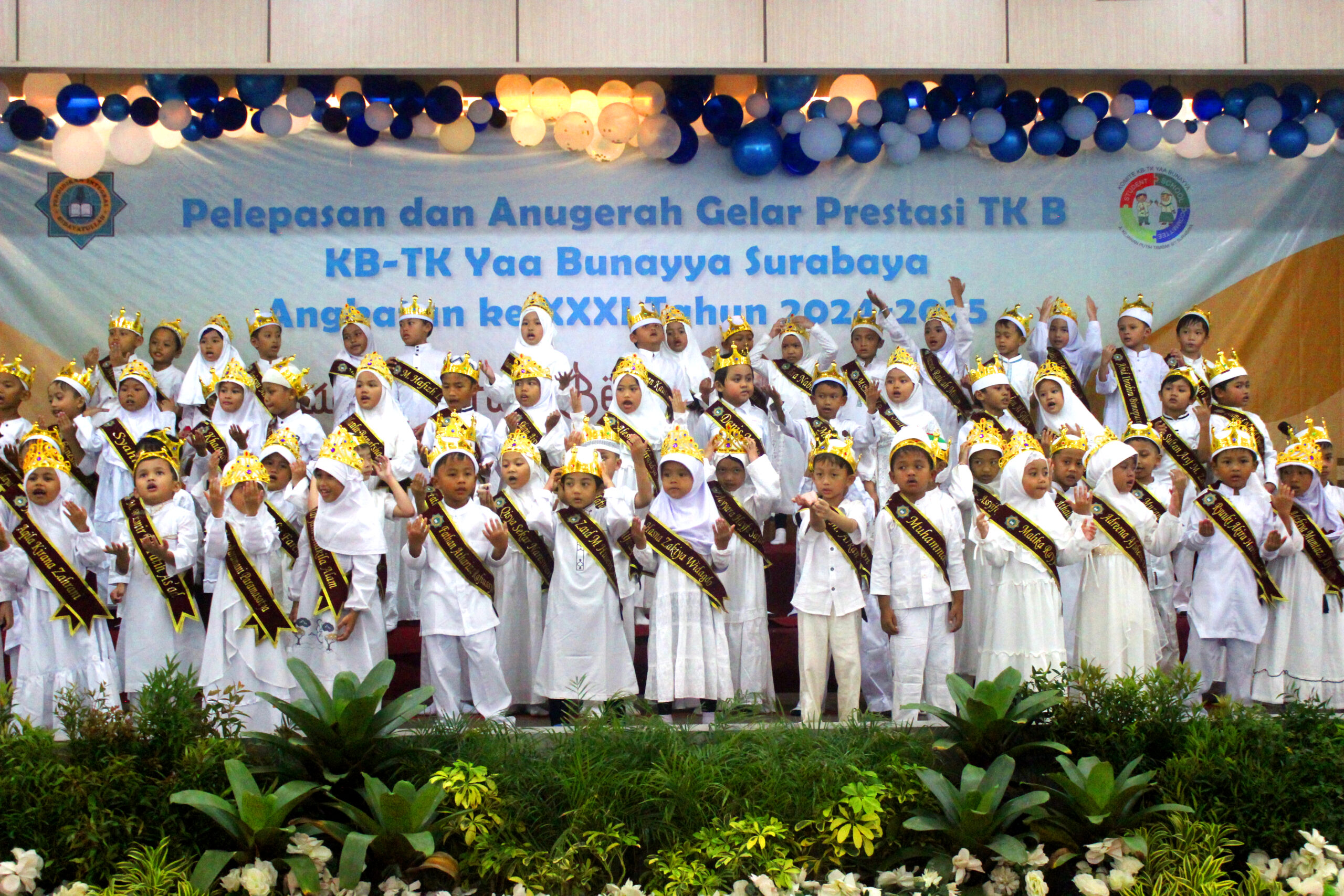 Pelepasan dan Anugerah Gelar Prestasi TK B KB-TK Yaa Bunayya I Surabaya ...