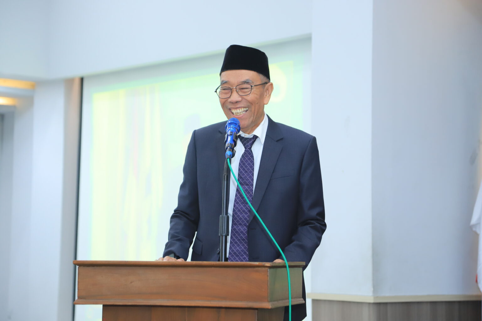 Wisuda Sarjana ke-XXIV dan Penugasan Da’i Nusantara STAI Luqman Al ...